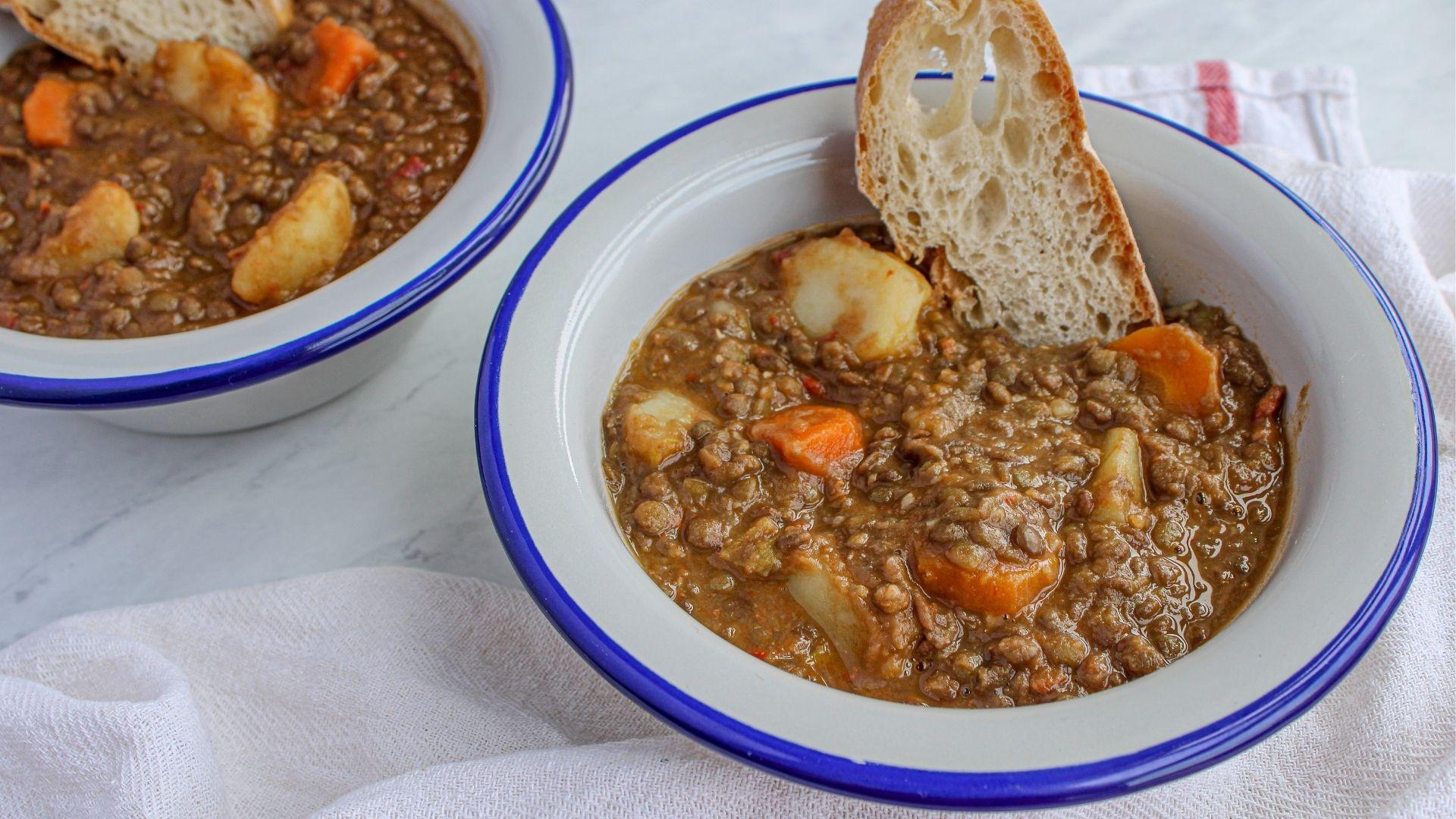 Linzensoep met aardappelen - Lekker Plantaardig